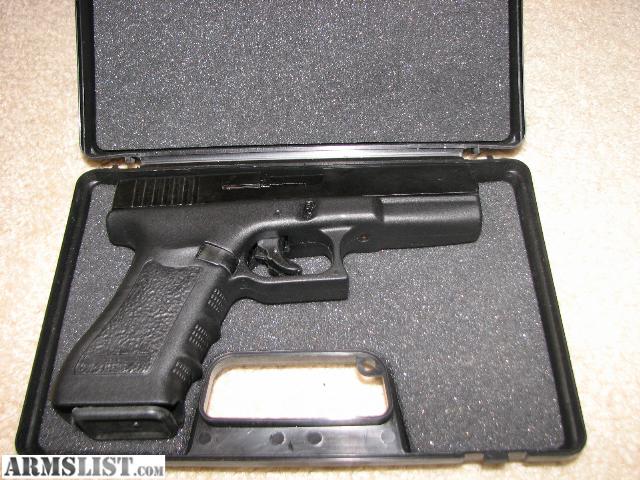 ARMSLIST - For Sale: Glock 17 Replica Prop Gun 8mm W/Box 50 Blanks
